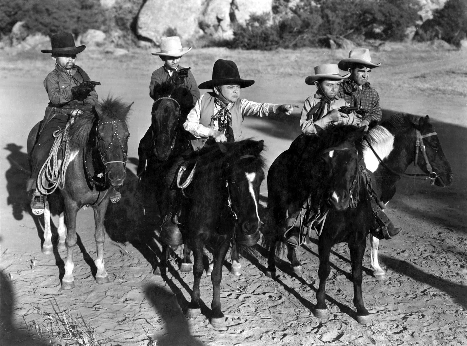 Cine Crucial: UN WESTERN CON ENANOS Y PONIS