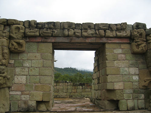 La Historia de los Pipiles - Comparte Historia