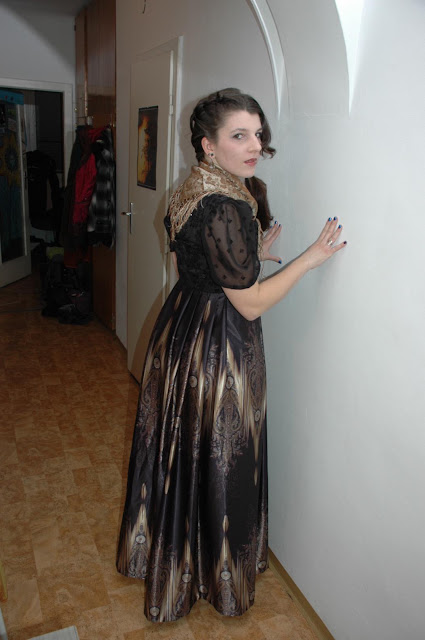 Denocte - Couture Obscure: Anna Plochl wants to dance