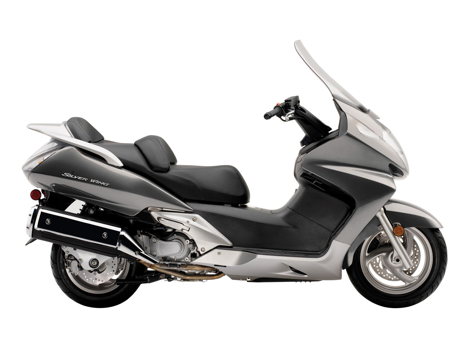 2005 HONDA Silver Wing Scooter Wallpaper, specifications