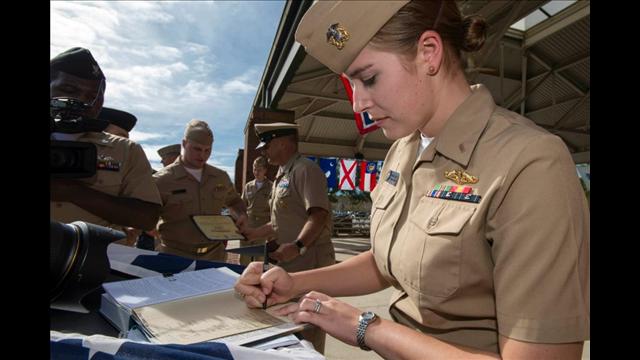 izzati-moffet: 3 female US Navy submariners make history