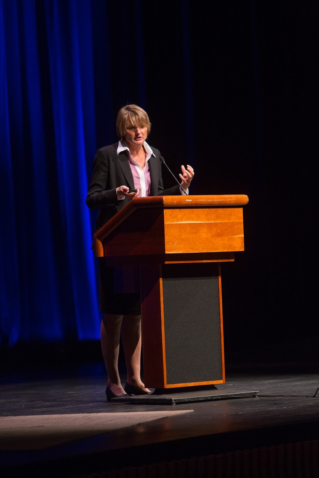 Behind the Podium: Leakey Educates the Sacramento Speakers Crowd