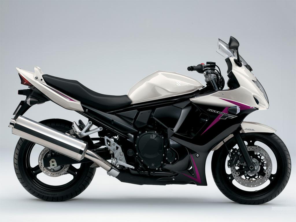 Top 25 Most Beautiful And Dashing Suzuki Bike Wallpapers In HD