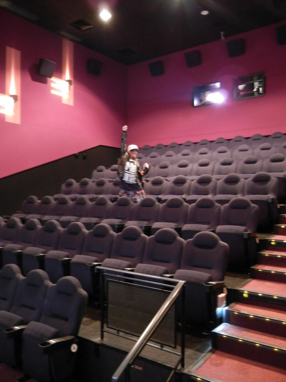 Agepoyo: Japan - The Strange Country