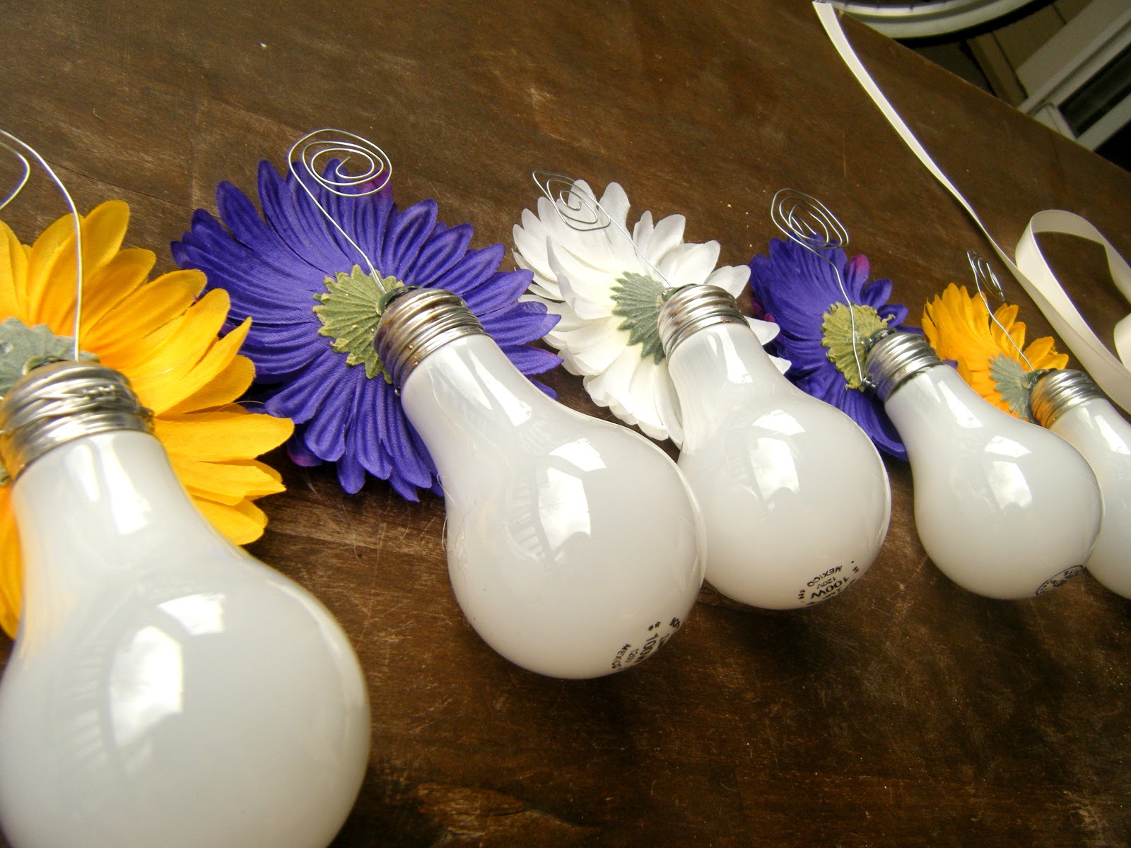 You Seriously Made That!?: Flower Bulb Tutorial
