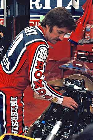 fingy moto: Mick Grant