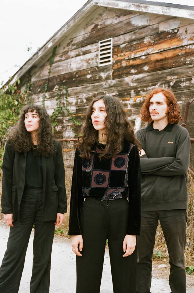 The Blog That Celebrates Itself: Mientras Esperas with Mint Field - An ...