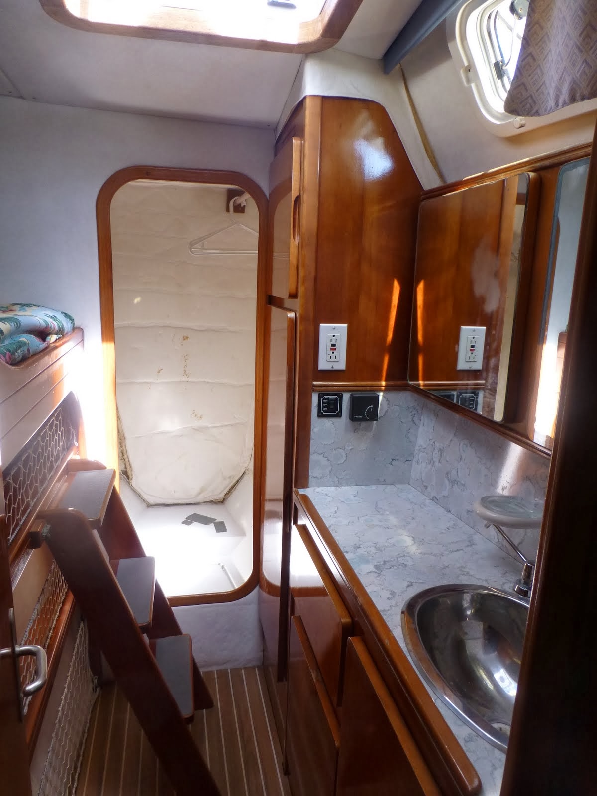 Magic, a Privilege 39' Catamaran, is SOLD: Interior Layout & Accommodations