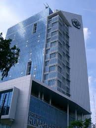 Universitas Tarumanagara " lingkungan kampus mendukung suasana belajar