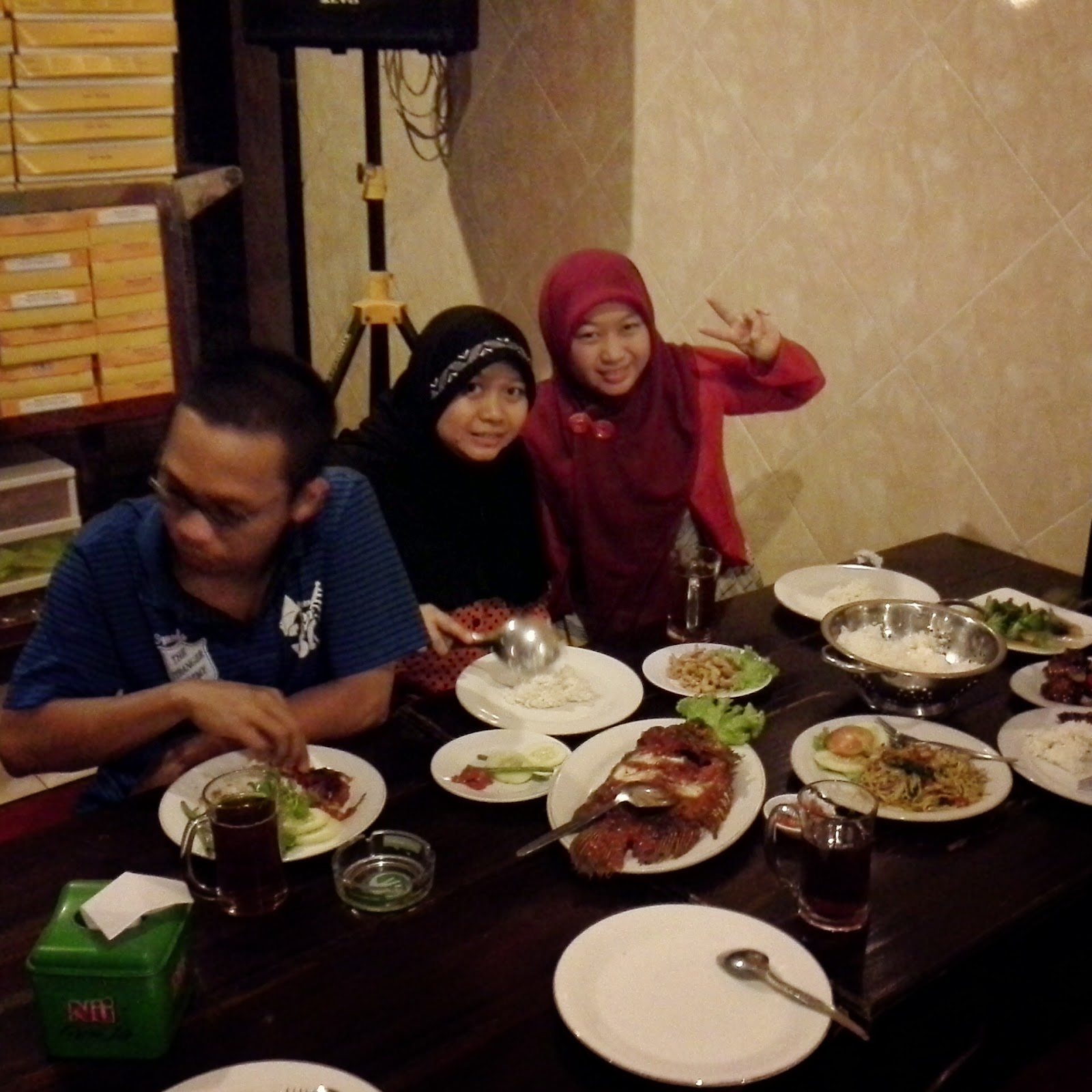 Keseharian keluarga Budiharjo: review Bale Ayu Timoho