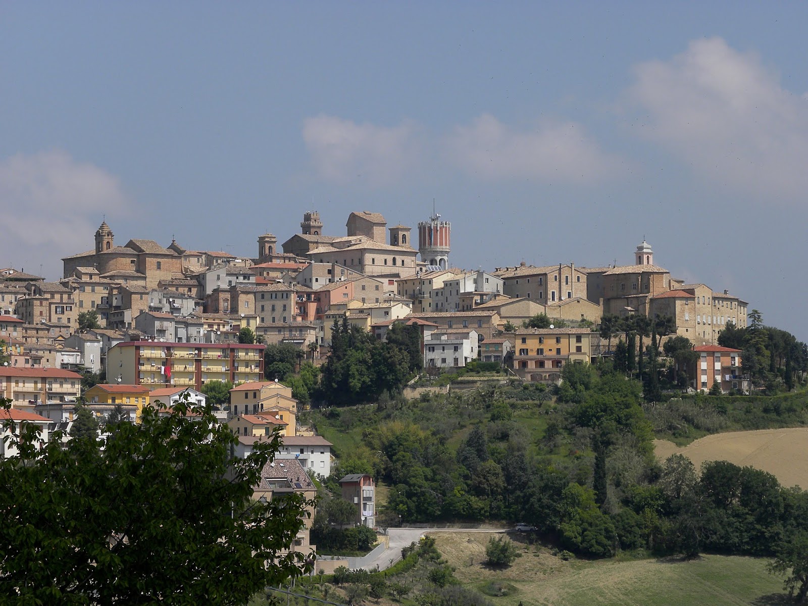 Filottrano ( AN ), panoramico borgo sulle colline anconetane - THE ...