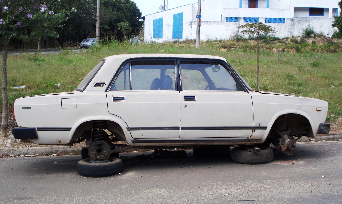 * Auto Hot Rod: O Lada Laika e suas adaptabilidades.