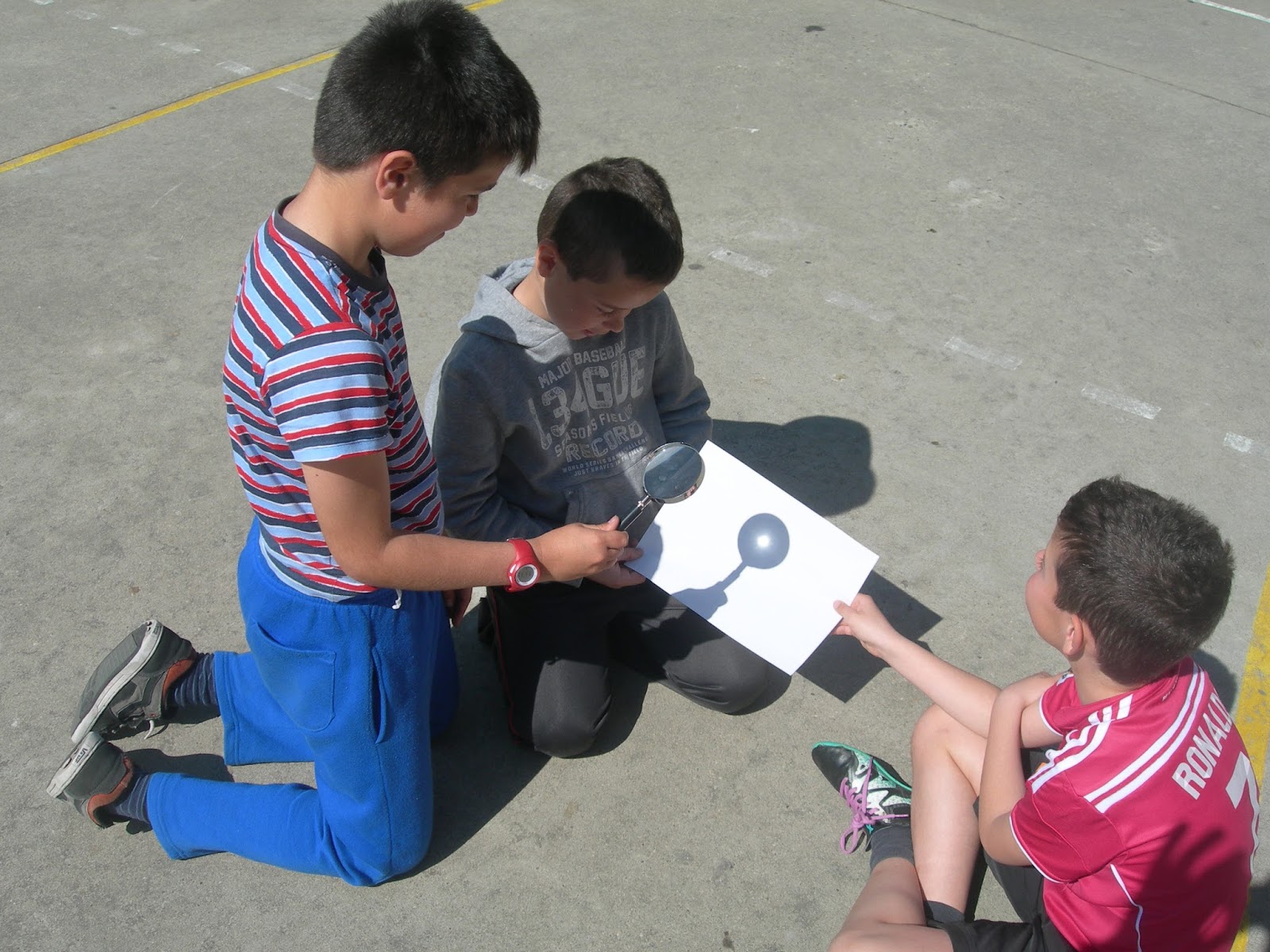 4ºCURSO DE EDUCACIÓN PRIMARIA : EXPLOTAR GLOBOS DE COLORES CON LA LUZ ...