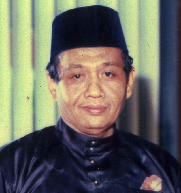 NATIONAL LAUREATE OF MALAYSIA: SASTERAWAN NEGARA - ON MALAYSIAN LITERATURE