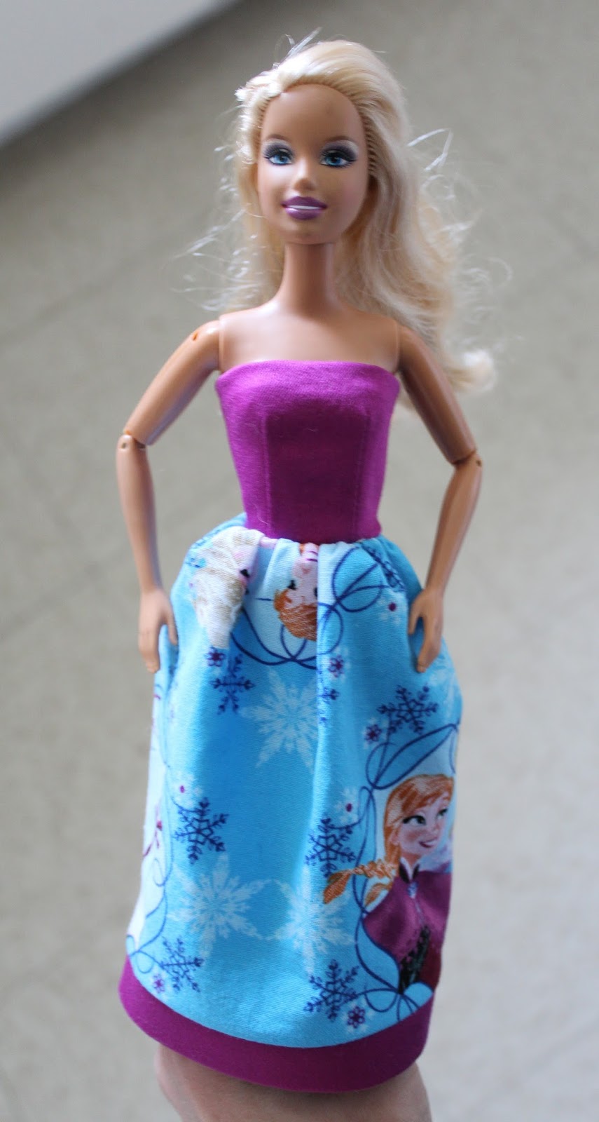 Rikki Sews: Frozen Fever, DIY skirt & Barbie dress:)