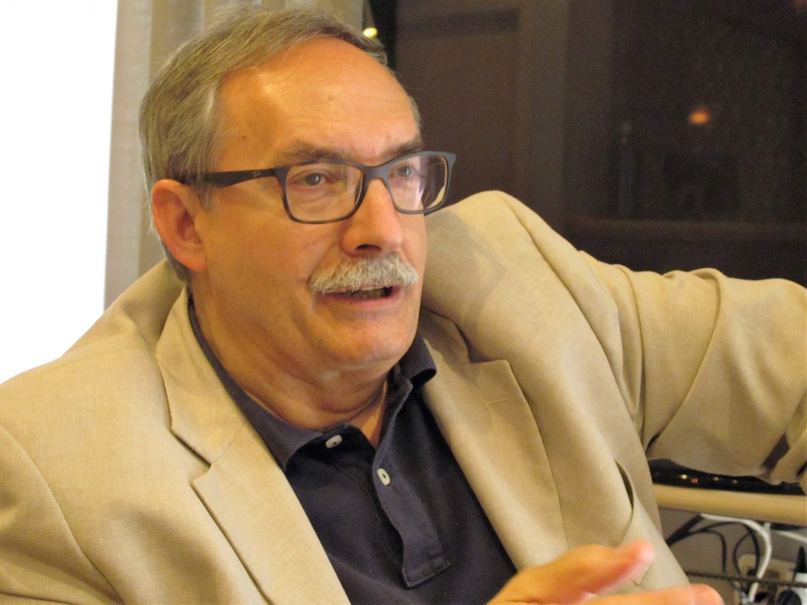 EL ECO DE LAS VOCES: Manuel Rico, ganador del Premio Novela Ciudad de ...