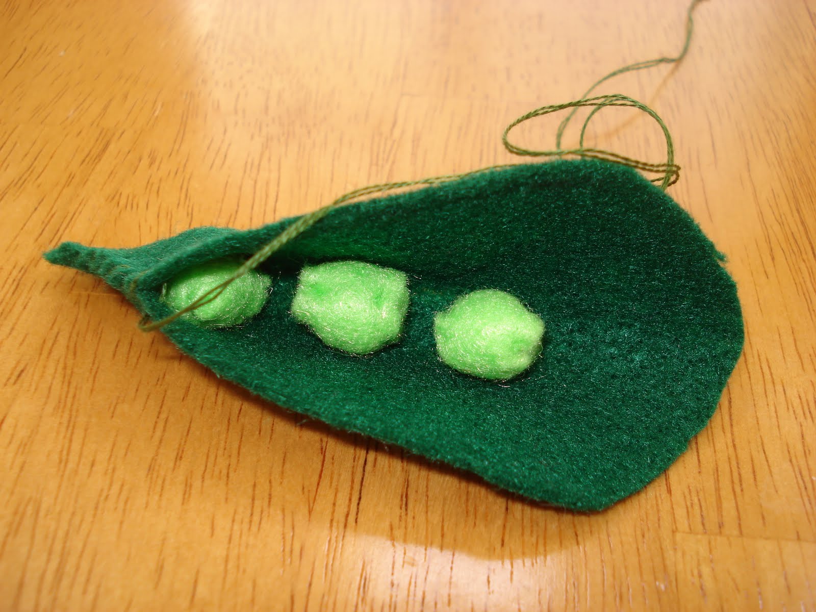 Mama's Felt Cafe: April 2011