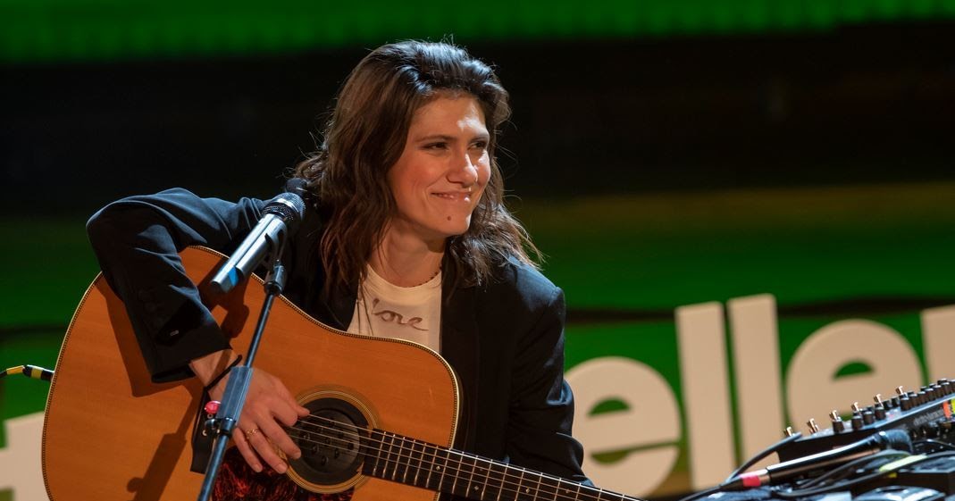 Elisa porta il suo disco in Italia e arriva anche a Bari