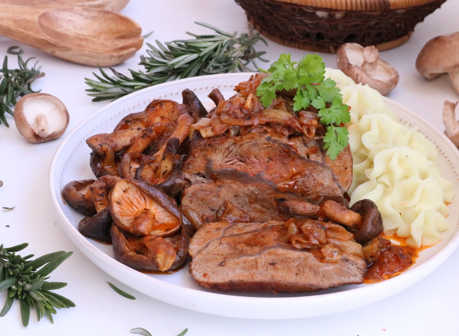 Nárwen's Cuisine - Sabores do Mundo : Vitela Estufada com Cerveja e ...