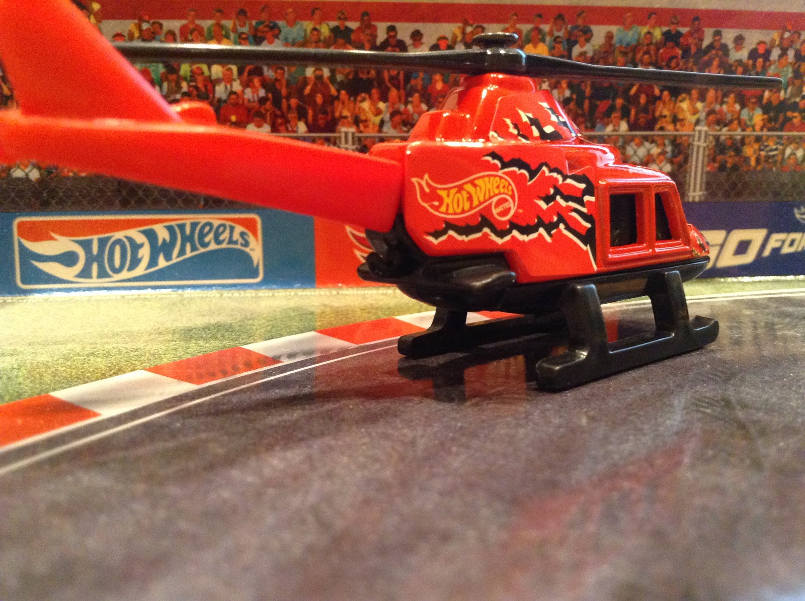 JULIAN'S HOT WHEELS BLOG: Helicopter (2000 McDonald's Happy Meal Toy #13)