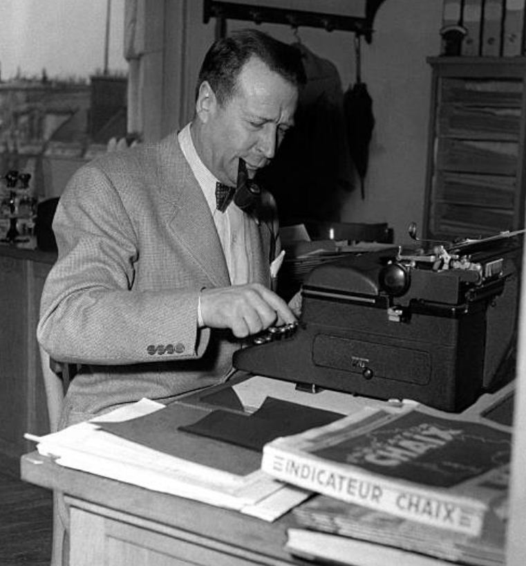 oz.Typewriter: Authors With Typewriters and Writers' Environments