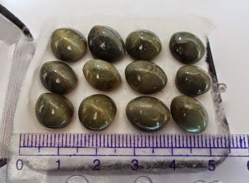 BATU PERMATA MATA KUCING / CAT EYE Batu Permata Kalimantan