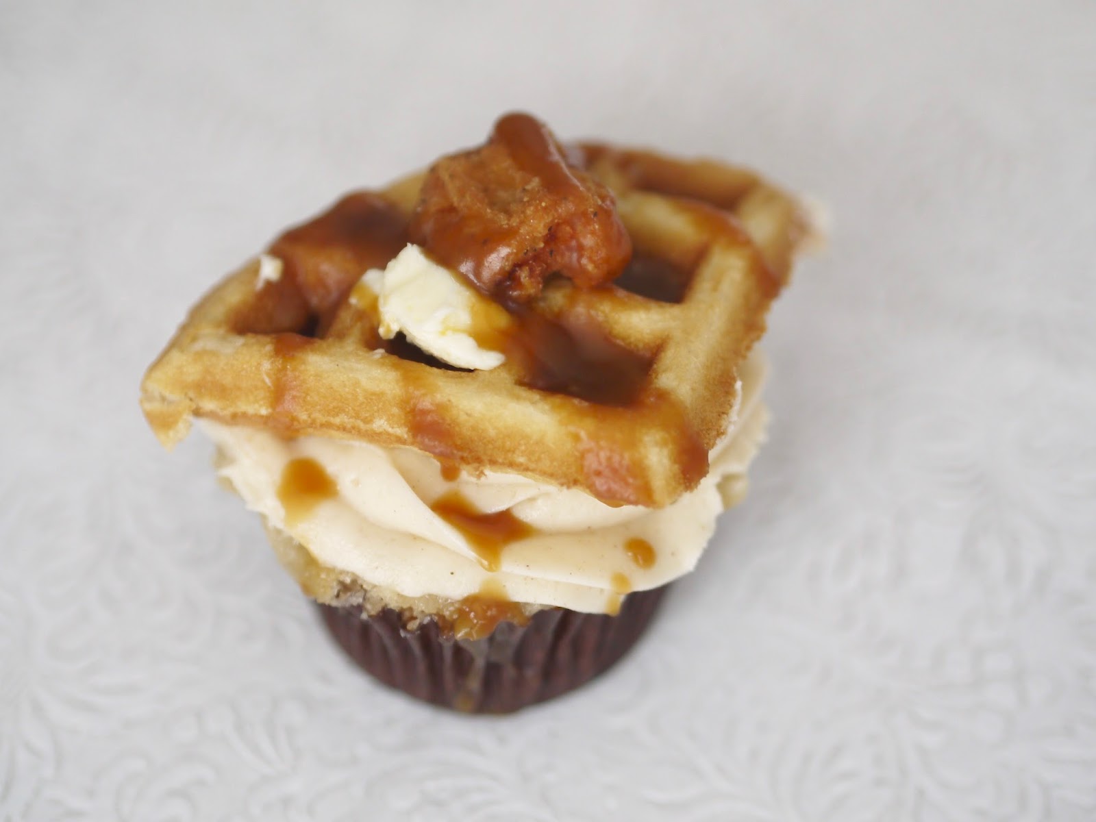 Chicken and Waffle Cupcake! | lil chung's lil adventures