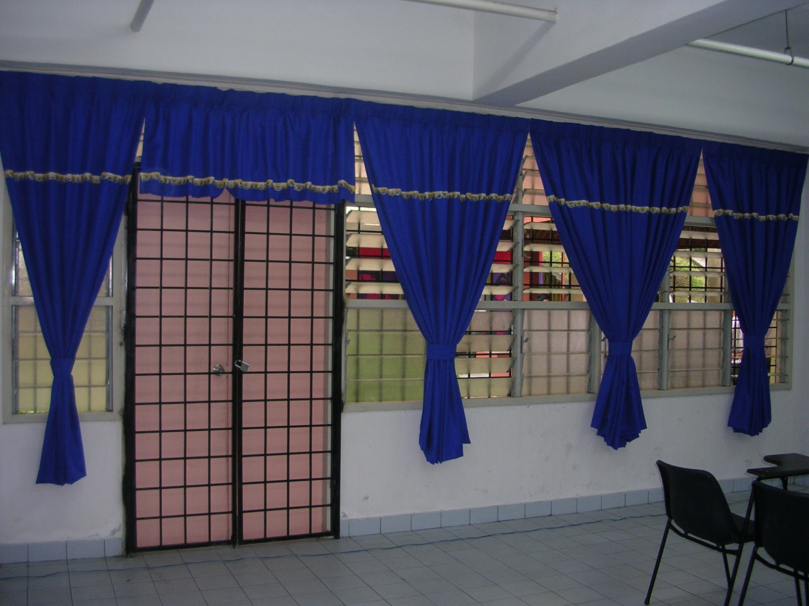 Dekorasi Bersama Azfa: Langsir Dewan Sekolah