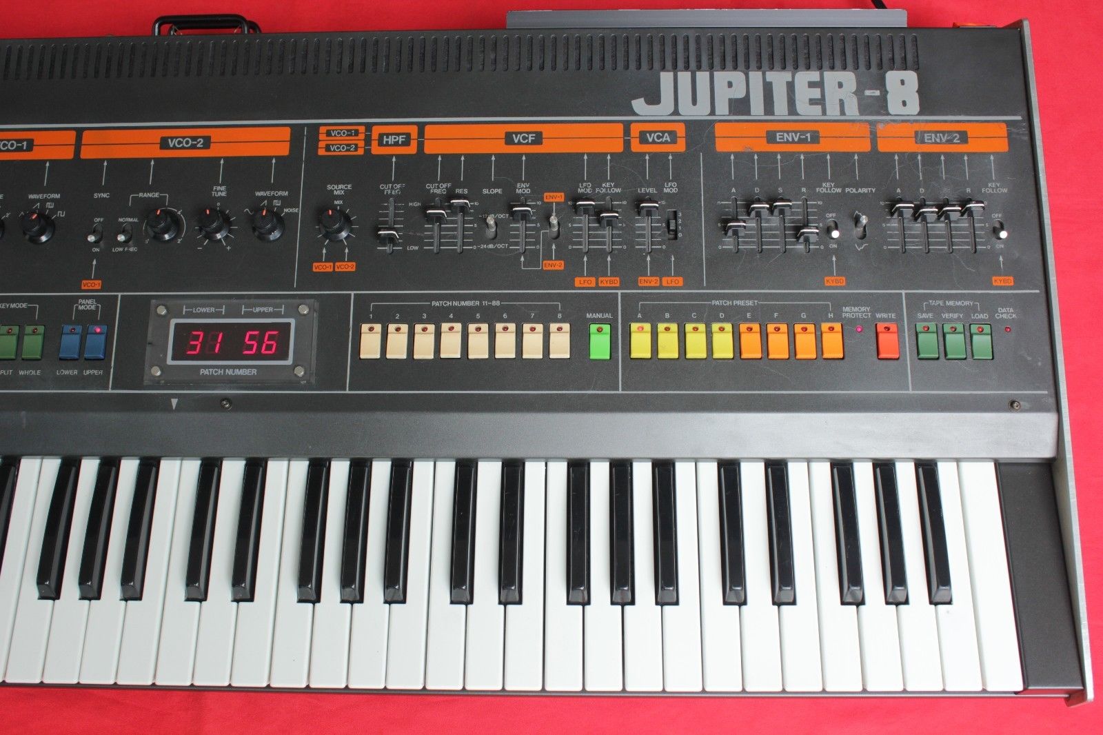 MATRIXSYNTH: Roland Jupiter 8 SN 343077