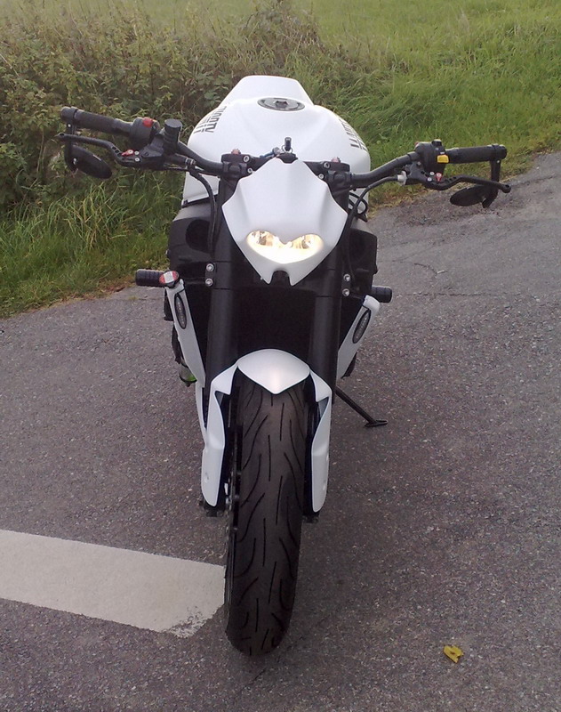 Racing Cafè: Suzuki GSX-R 1000 "White Shorty " by Bad-Bikes