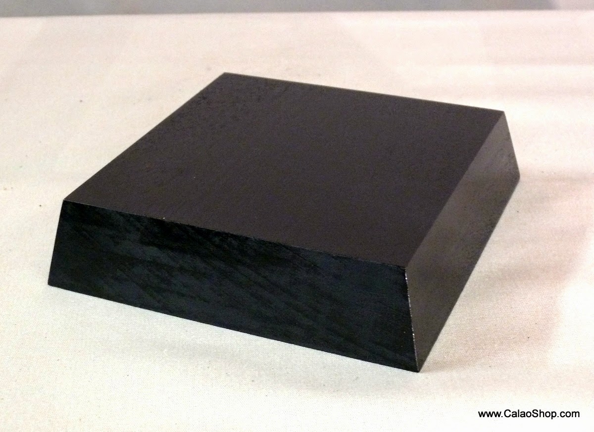 Socles et supports pour masques: Socles Spéciaux