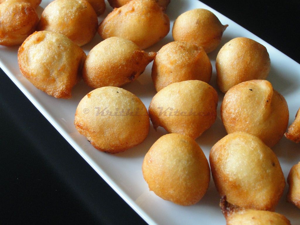Krithi's Kitchen: Urad Sweet Bonda / Deep Fried Sweet Vadas with Urad ...