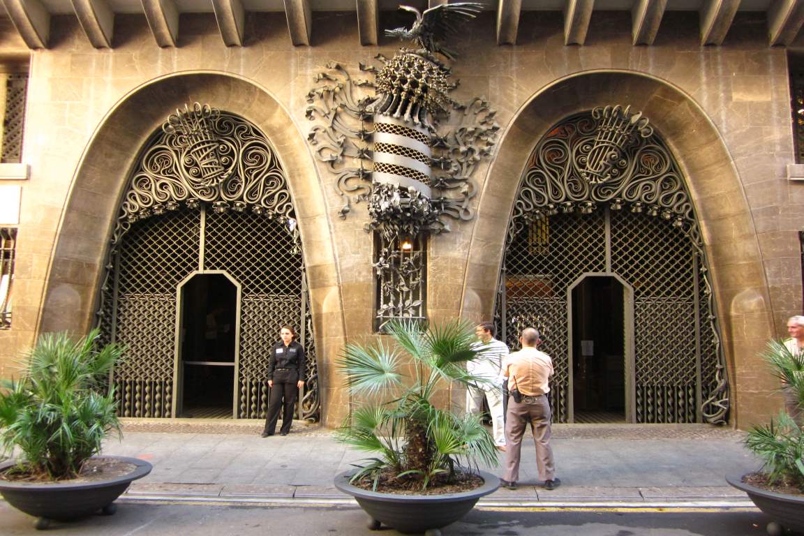 BARCELONA MEDIEVAL: EL RAVAL ~ Beautiful places of Barcelona and Catalonia