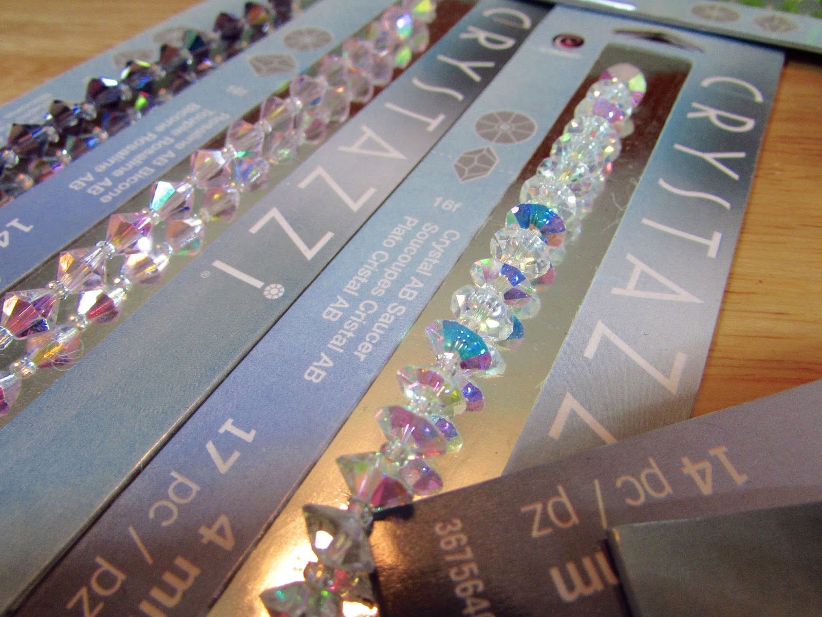 Raziela Designs: Something Sparkly This Way Comes