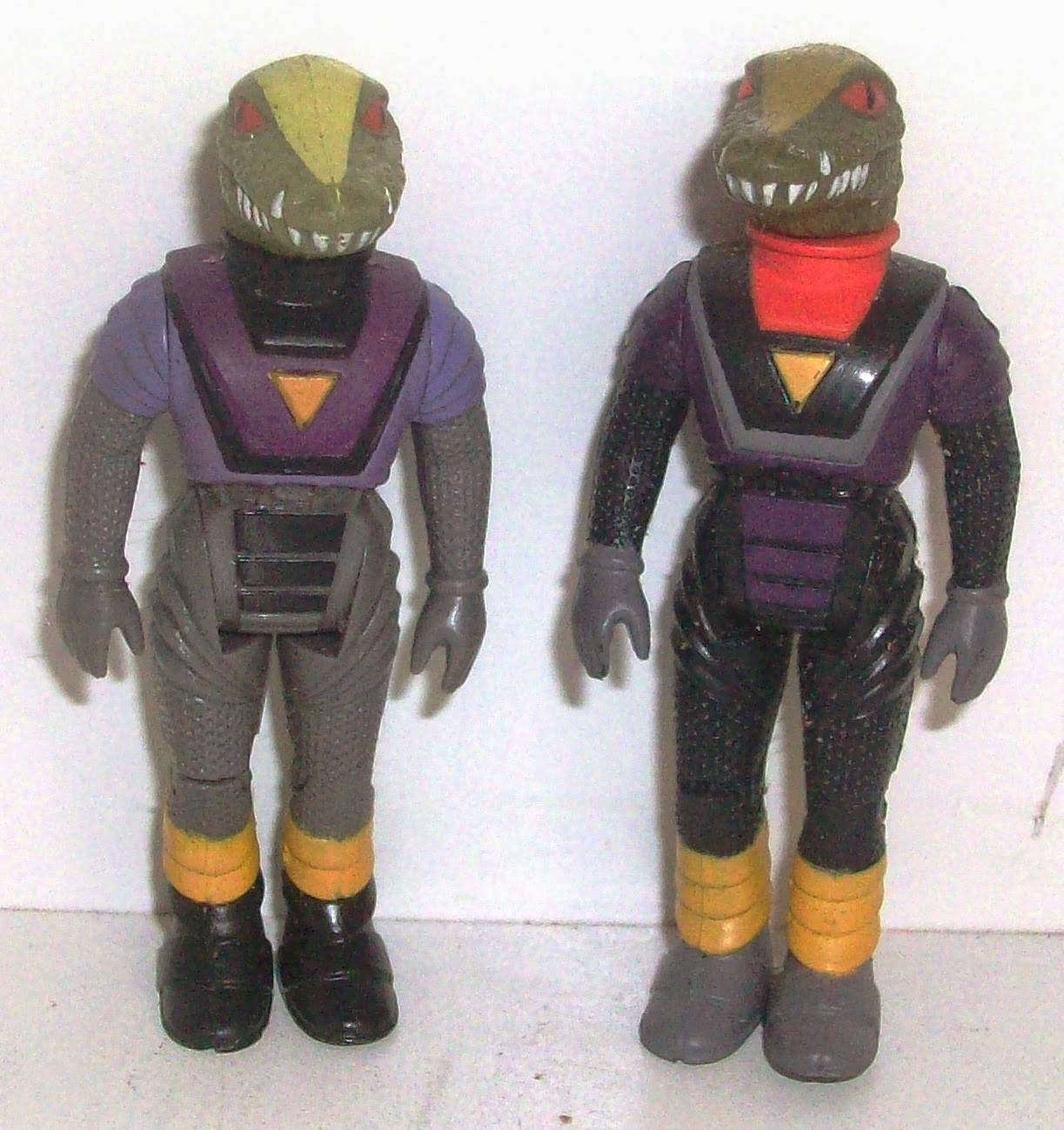 Random Toy Reviews: 3" Dino-Riders Awesomeness