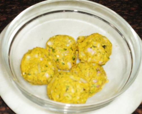 Vidyas Recipes: Bhajnichi thalipeeth recipe - Multi grain flour thalipeeth