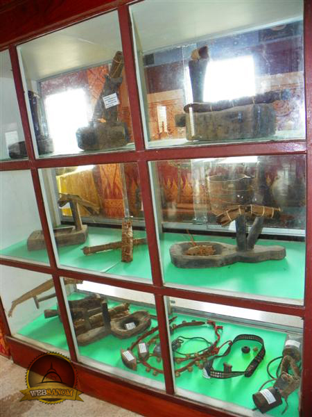 WEBSANOM - เว็บสนม: พระธาตุเรืองรอง ( Pra That Reung Rong )