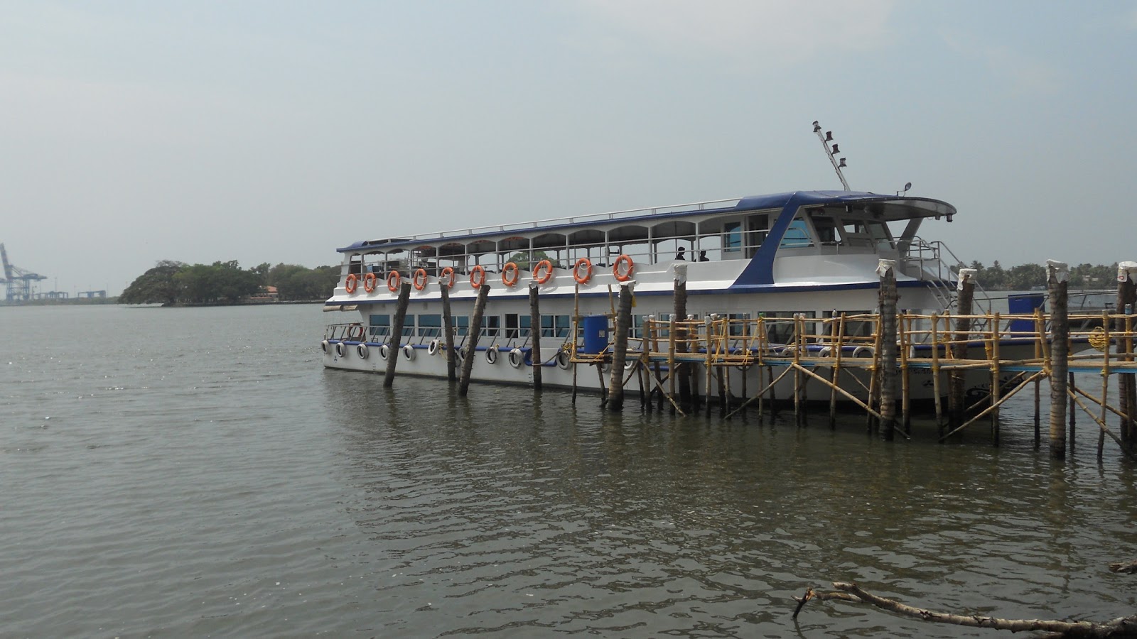 Beautiful Marine Drive in Kochi,Kerala