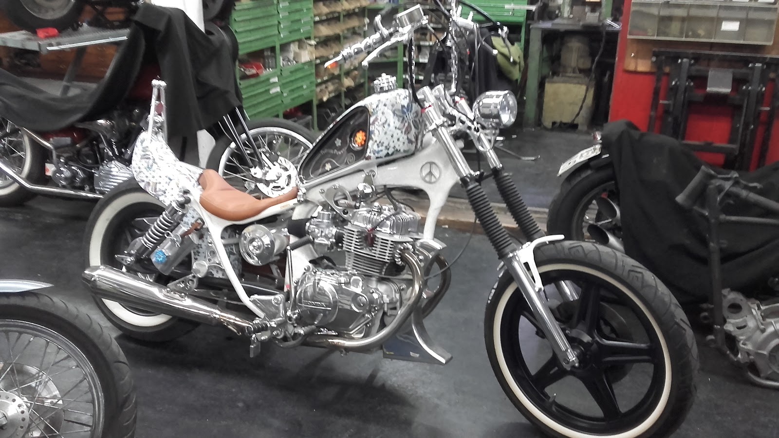 kustomizerkurt: A Honda CM 400 Chop...