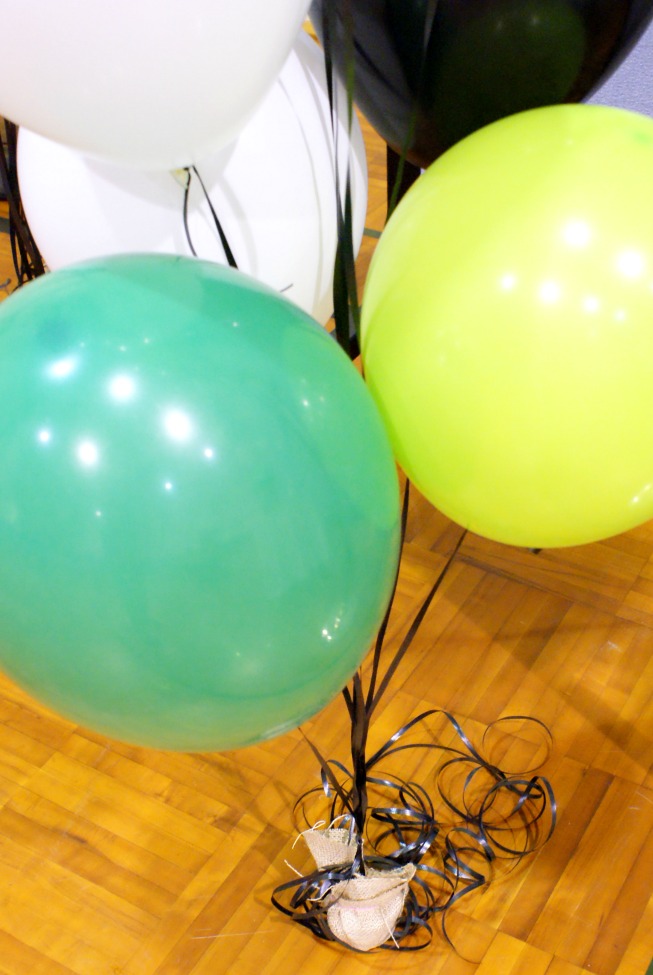 A Commoner's Castle and DIY Balloon Weights - Dimples and Tangles