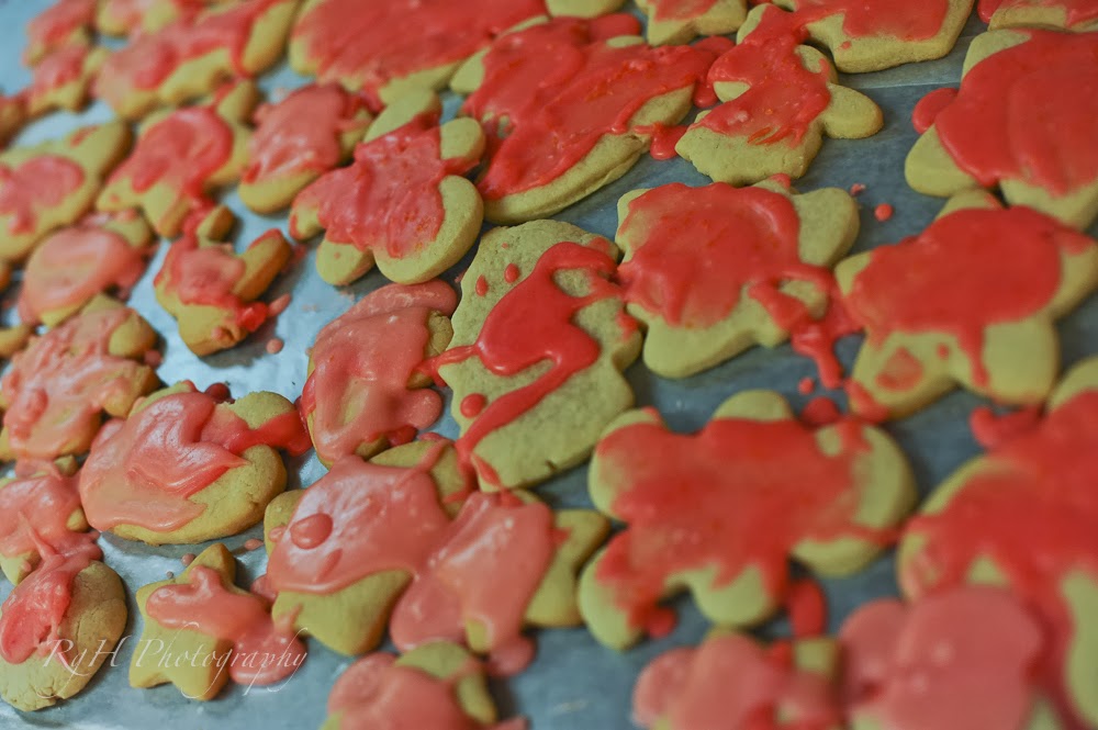 Something wicKED this way comes....: Creepy Cookies (Creepmas Day 6)