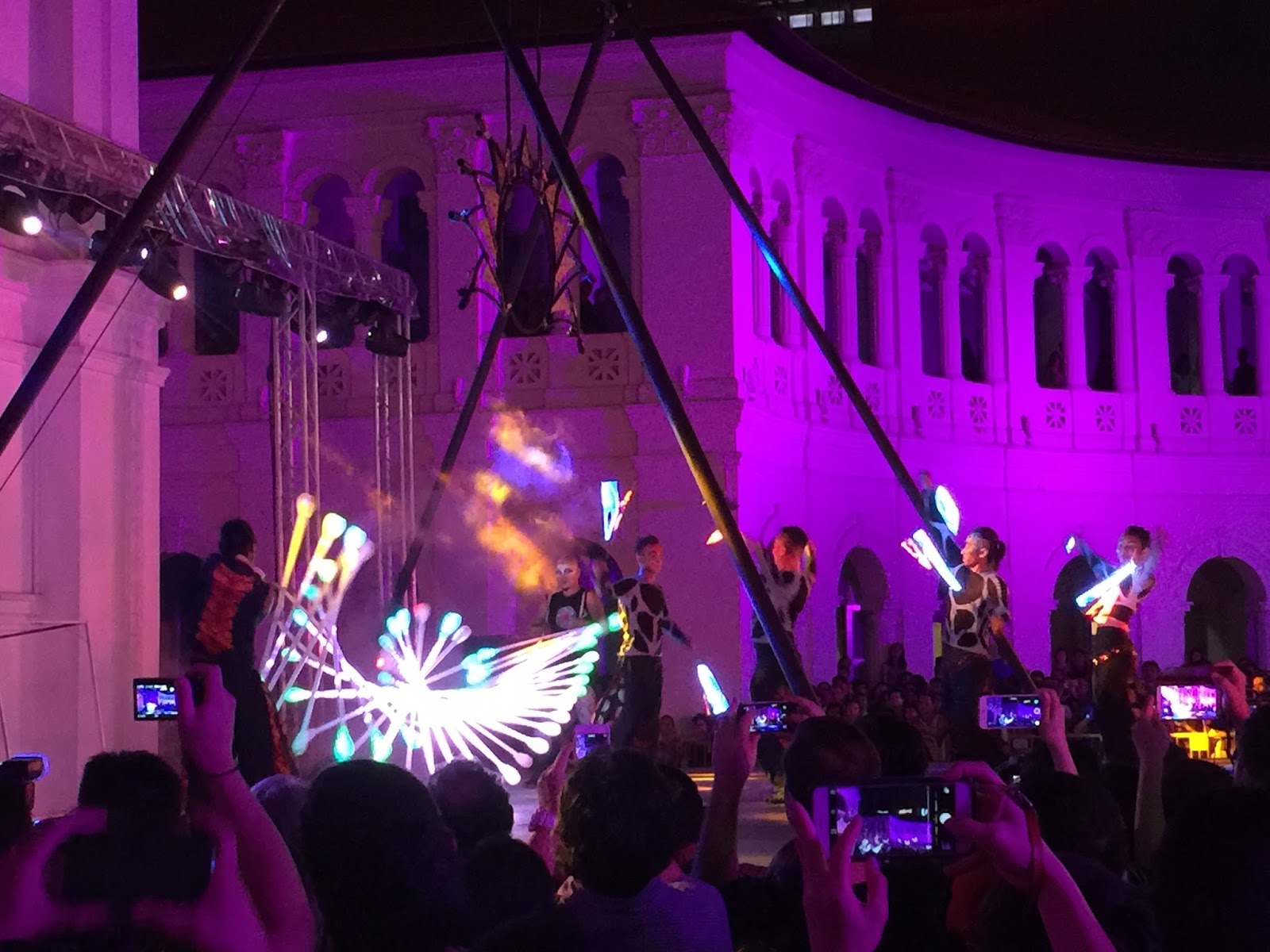 2015 Singapore Night Festival - The Lights and Fire Show that is Better ...