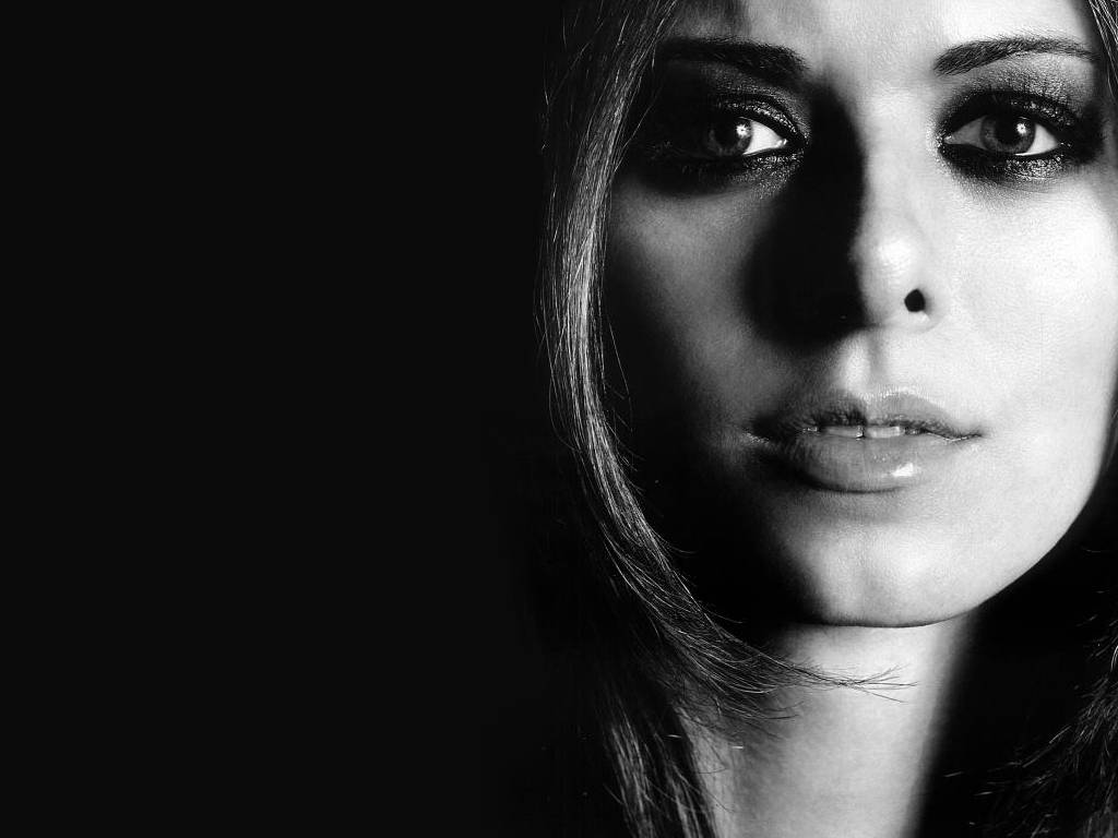 Debra Messing - FONDOS WALL