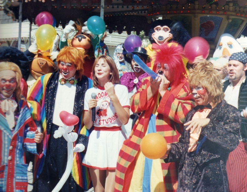 Mundo Mágico TV: La Tía Paula