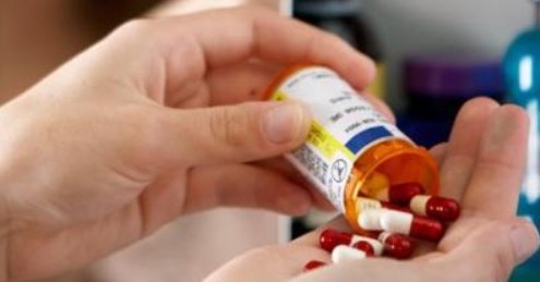 Η ΑΝΘΡΩΠΟΤΗΤΑ ΑΙΧΜΑΛΩΤΗ ΕΝΟΣ ΠΑΝΤΟΔΥΝΑΜΟΥ ΣΥΣΤΗΜΑΤΟΣ ΚΑΙ Η ΕΛΠΙΔΑ ΠΟΥ ...
