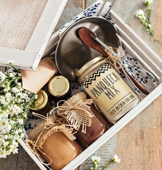 DIY Gifts: 20 Foodies Gift Kit Ideas - Nature Whisper