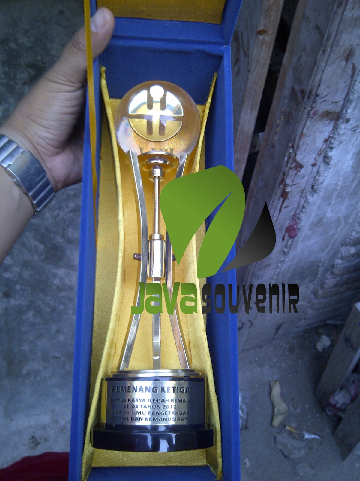 MEDALI TROPHY PLAKAT