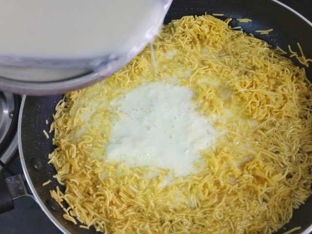 Veg Indian Cooking: Sev Barfi (Sindhi Authentic Singhar Jhi Mithai)