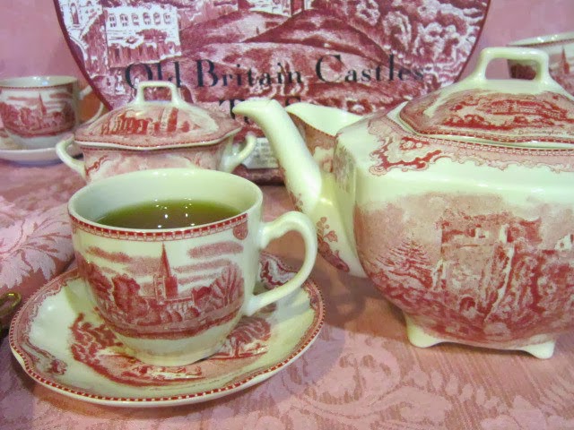 Relevant Tea Leaf: Johnson Brothers Old Britain Castles Tea Set