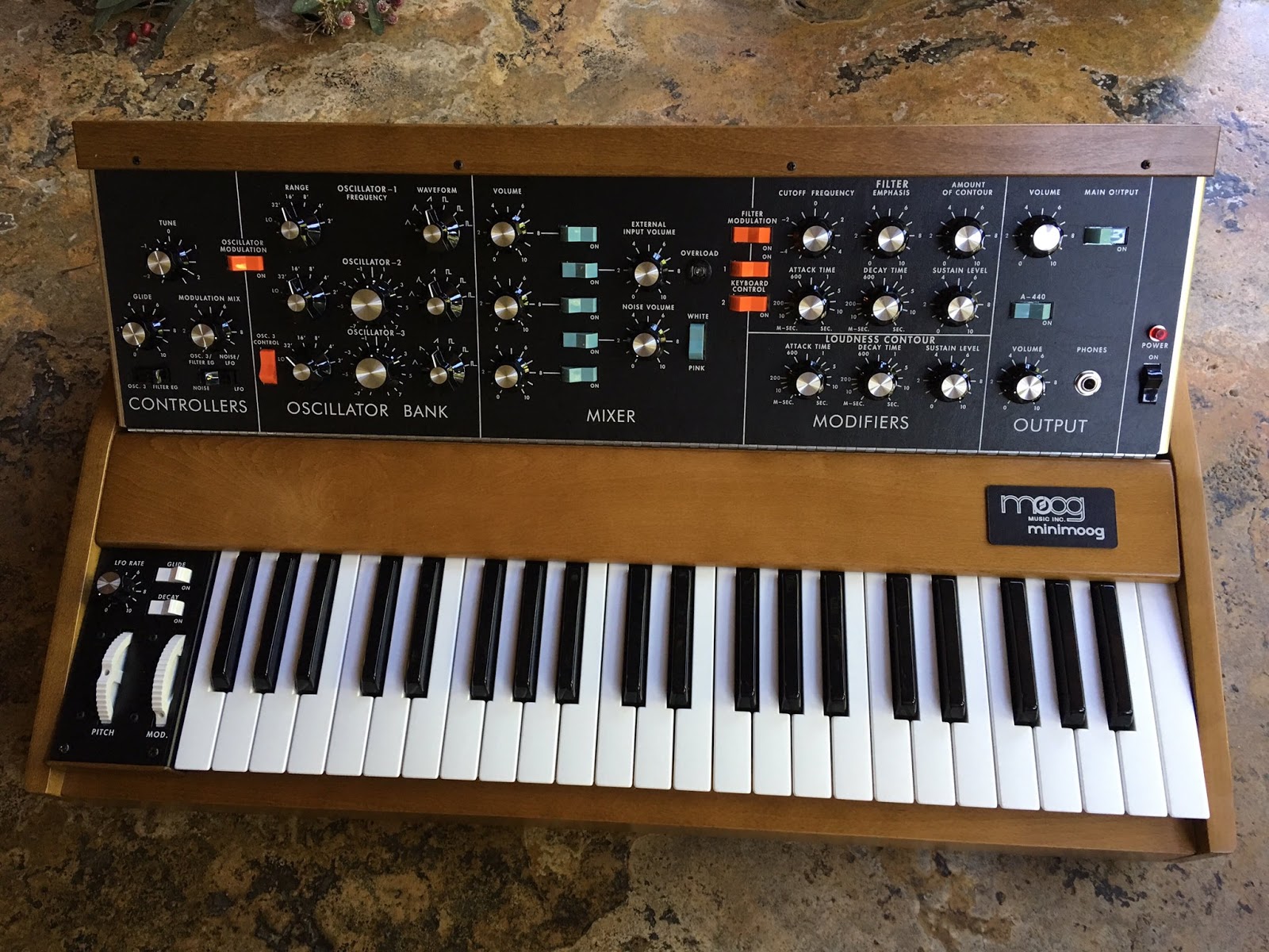 MATRIXSYNTH: Gary Numan's New Minimoog Model D